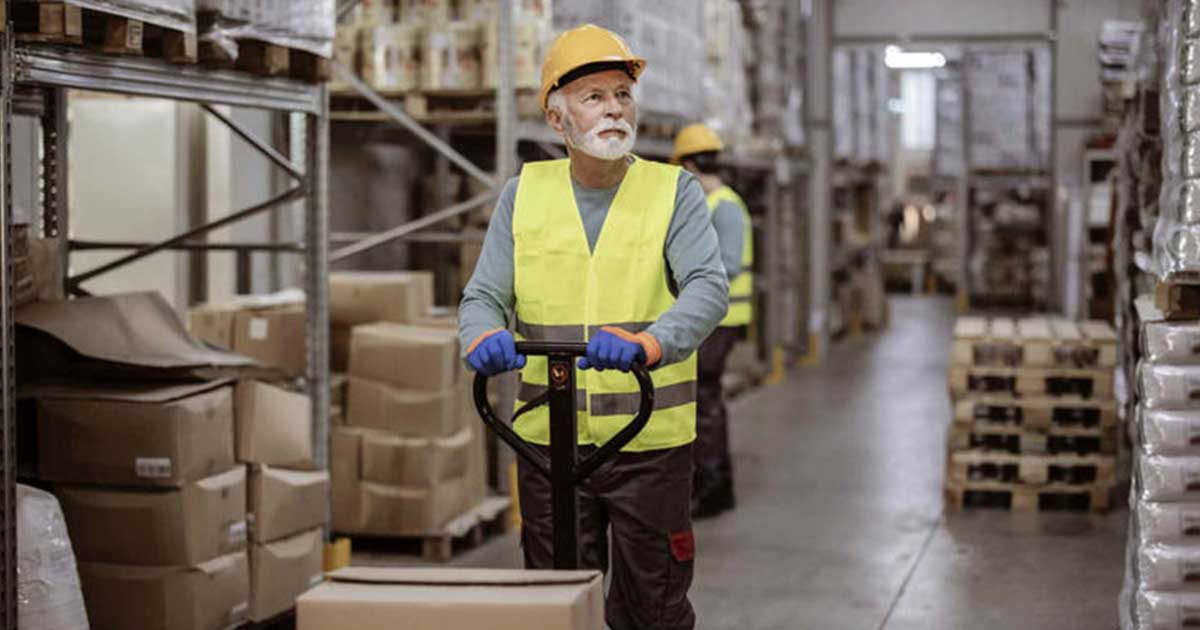 8 Jobs for Retirees That Pay Weekly