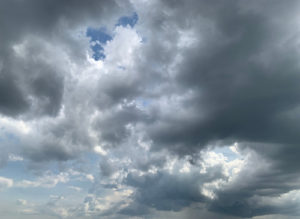 11 Natural Disaster Warning Signs You Should Never Ignore