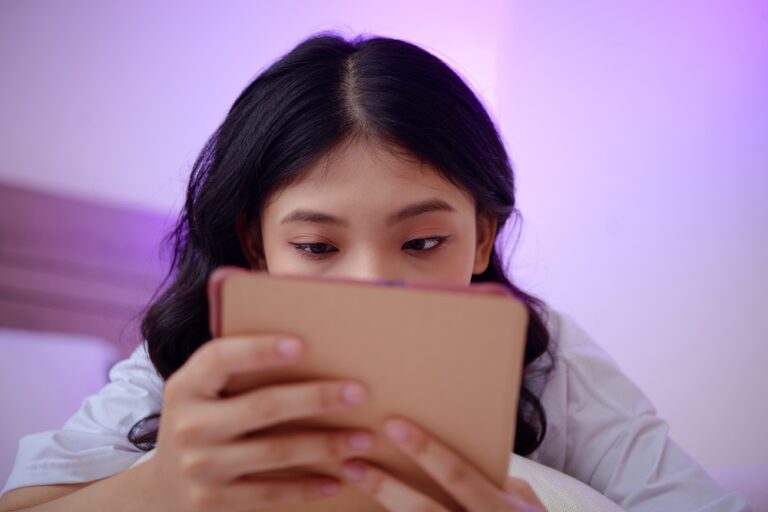 10 Hottest Celebrities Taking Over the Internet in 2025